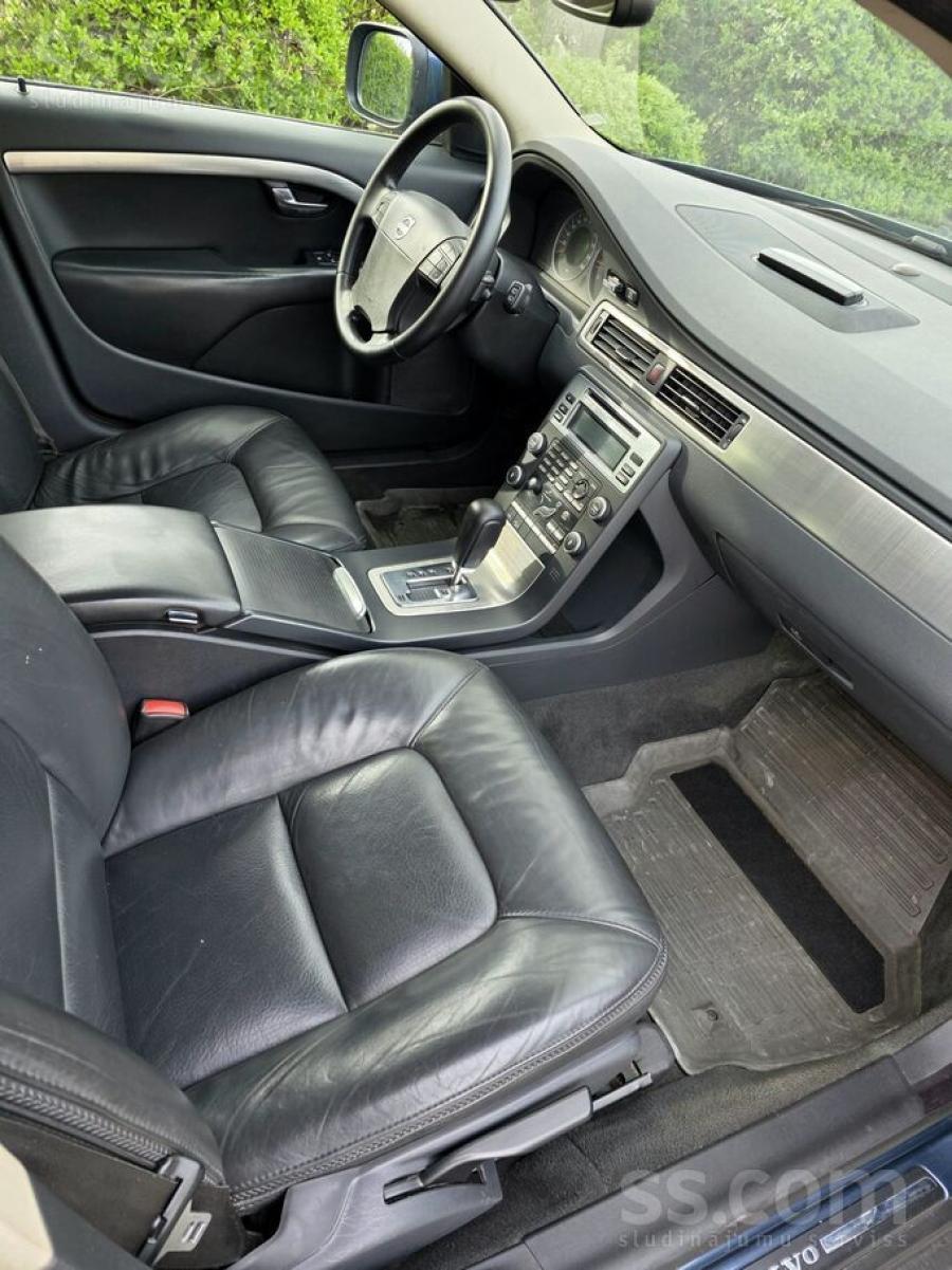 Zils Volvo XC70 2008 Jelgava, ar dzinēja tilpumu 2.40 L un nobraukumu 288 tūkst. km par 3999 €, foto 7 vietnē AUTOMOTO.COM.LV
