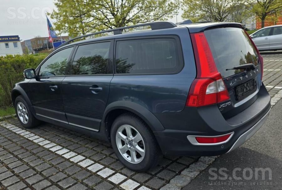 Zils Volvo XC70 2008 Jelgava, ar dzinēja tilpumu 2.40 L un nobraukumu 288 tūkst. km par 3999 €, foto 13 vietnē AUTOMOTO.COM.LV