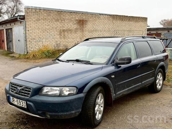 Blue Volvo XC70 2001 in Jelgava, with an engine capacity of 2.50 L and mileage of 374 thousand km for 1050 €, photo 1 on AUTOMOTO.COM.LV