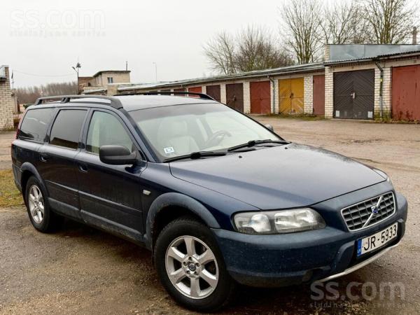 Blue Volvo XC70 2001 in Jelgava, with an engine capacity of 2.50 L and mileage of 374 thousand km for 1050 €, photo 2 on AUTOMOTO.COM.LV
