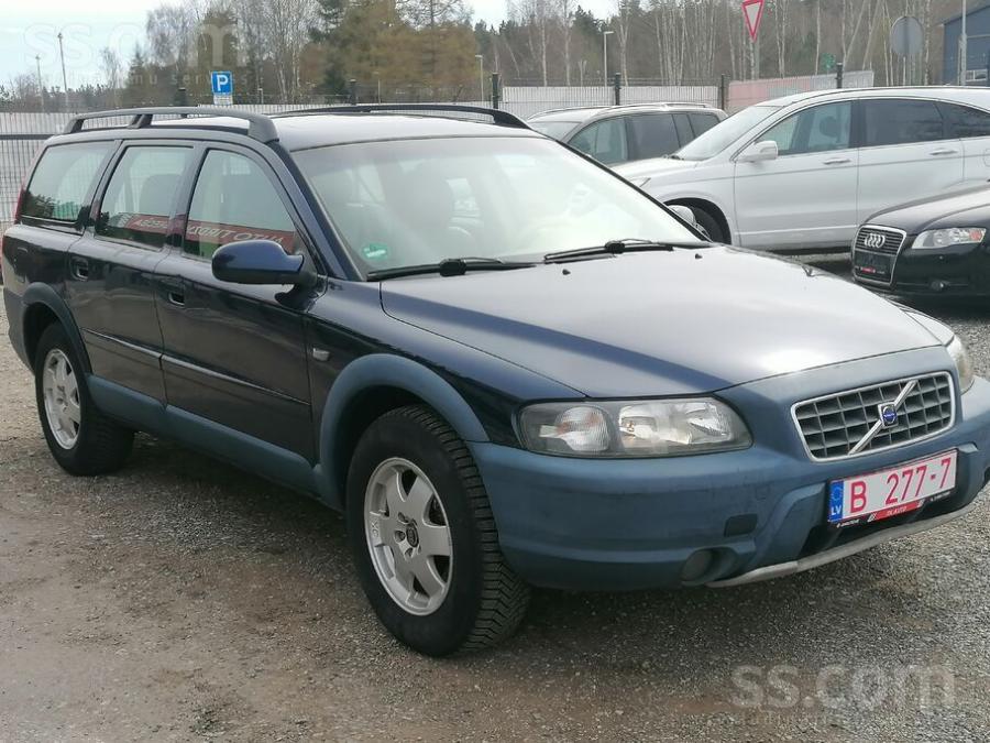 Zils Volvo XC70 2001 Valmiera, ar dzinēja tilpumu 2.50 L un nobraukumu 495 tūkst. km par 3550 €, foto 5 vietnē AUTOMOTO.COM.LV
