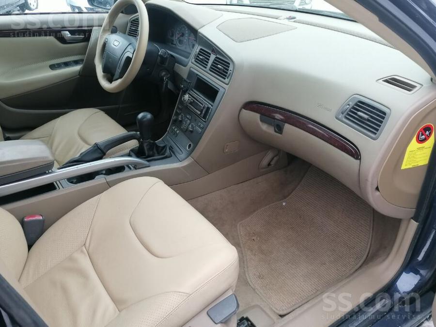 Zils Volvo XC70 2001 Valmiera, ar dzinēja tilpumu 2.50 L un nobraukumu 495 tūkst. km par 3550 €, foto 12 vietnē AUTOMOTO.COM.LV