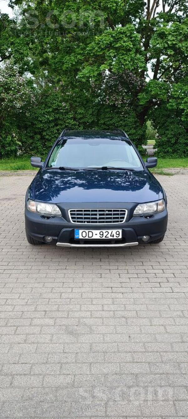 Синий Вольво ХС70 2002 в Рига, объемом двигателя 2.40 л и пробегом 346 тыс. км за 2150 €, фото 2 на AUTOMOTO.COM.LV