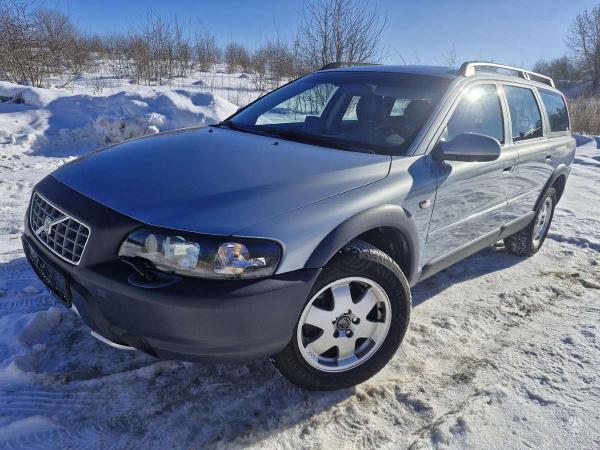 Blue Volvo XC70 2002 in Vilnius, with an engine capacity of 2.44 L and mileage of 265 thousand km for 5700 €, photo 1 on AUTOMOTO.COM.LV