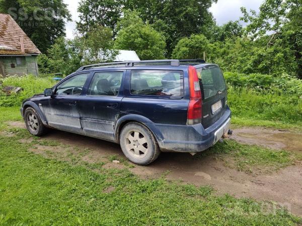 Blue Volvo XC70 2002 in Valmiera, with an engine capacity of 2.40 L and mileage of 460 thousand km for 2000 €, photo 3 on AUTOMOTO.COM.LV