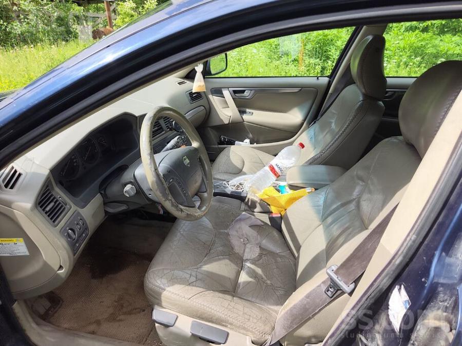 Zils Volvo XC70 2002 Valmiera, ar dzinēja tilpumu 2.40 L un nobraukumu 460 tūkst. km par 2000 €, foto 6 vietnē AUTOMOTO.COM.LV
