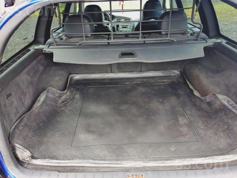 Zils Volvo XC70 2002 Valka, ar dzinēja tilpumu 2.40 L un nobraukumu 383 tūkst. km par 1800 €, foto 14 vietnē AUTOMOTO.COM.LV