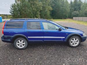 Zils Volvo XC70 2002 Valka, ar dzinēja tilpumu 2.40 L un nobraukumu 383 tūkst. km par 1800 €, foto 16 vietnē AUTOMOTO.COM.LV