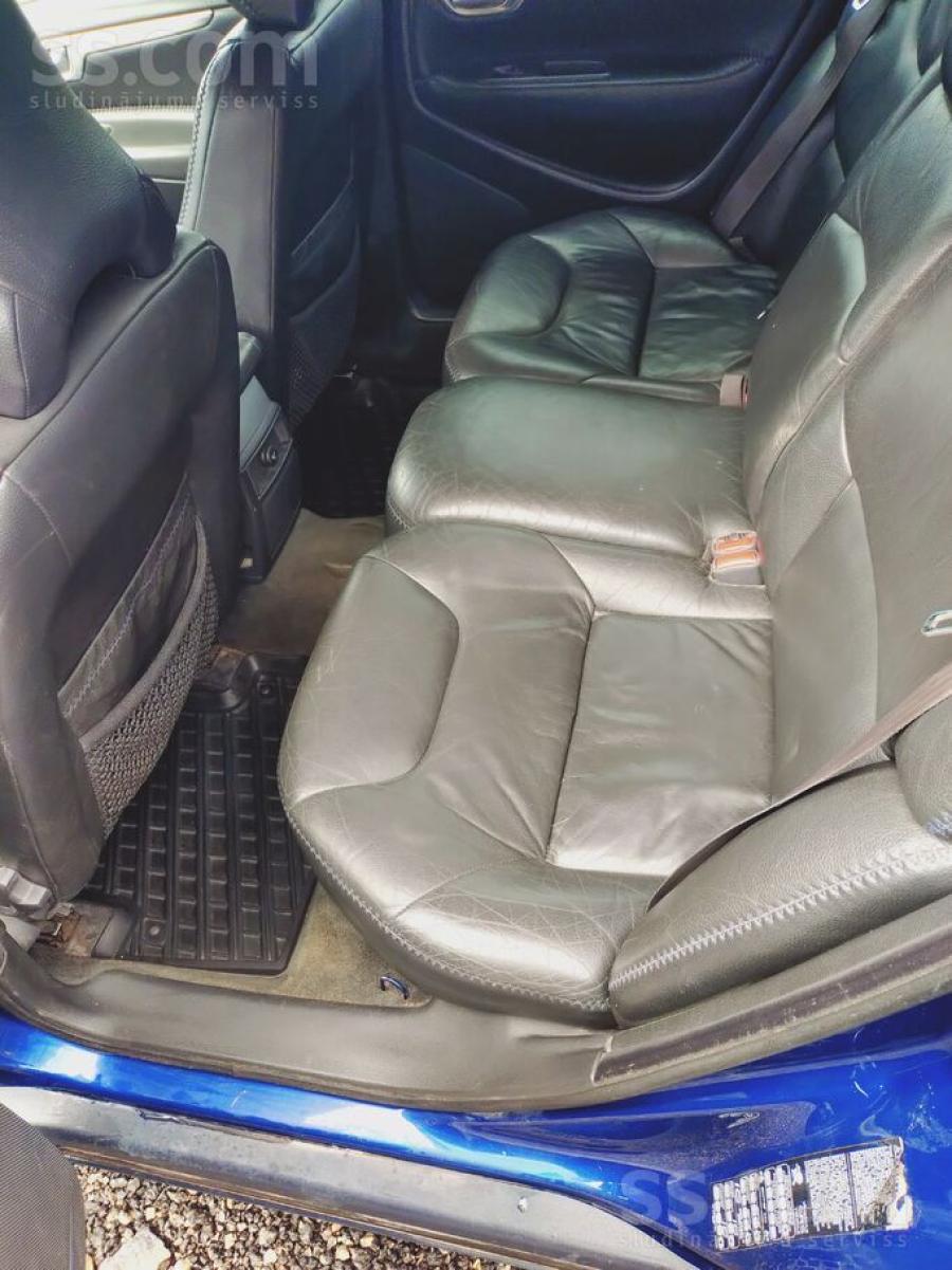Zils Volvo XC70 2002 Valka, ar dzinēja tilpumu 2.40 L un nobraukumu 383 tūkst. km par 1800 €, foto 23 vietnē AUTOMOTO.COM.LV
