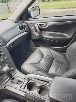 Zils Volvo XC70 2002 Valka, ar dzinēja tilpumu 2.40 L un nobraukumu 383 tūkst. km par 1800 €, foto 25 vietnē AUTOMOTO.COM.LV