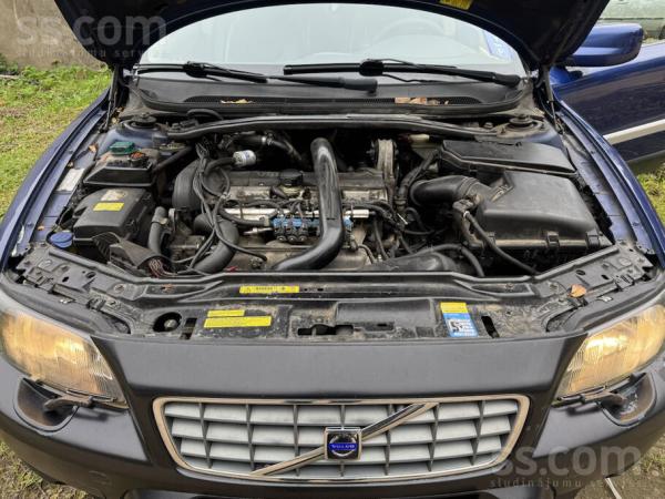 Вольво ХС70 2002 в Валмиера на AUTOMOTO.COM.LV Синий Вольво ХС70 2002 в Валмиера, объемом двигателя 2.40 л и пробегом 385 тыс. км за 2700 €, фото 7 на AUTOMOTO.COM.LV