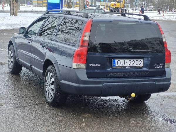 Blue Volvo XC70 2003 in Riga, with an engine capacity of 2.40 L and mileage of 0 thousand km for 2190 €, photo 4 on AUTOMOTO.COM.LV
