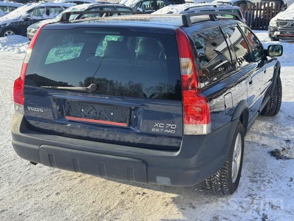 Zils Volvo XC70 2003 Rīga, ar dzinēja tilpumu 2.50 L un nobraukumu 270 tūkst. km par 4750 €, foto 6 vietnē AUTOMOTO.COM.LV