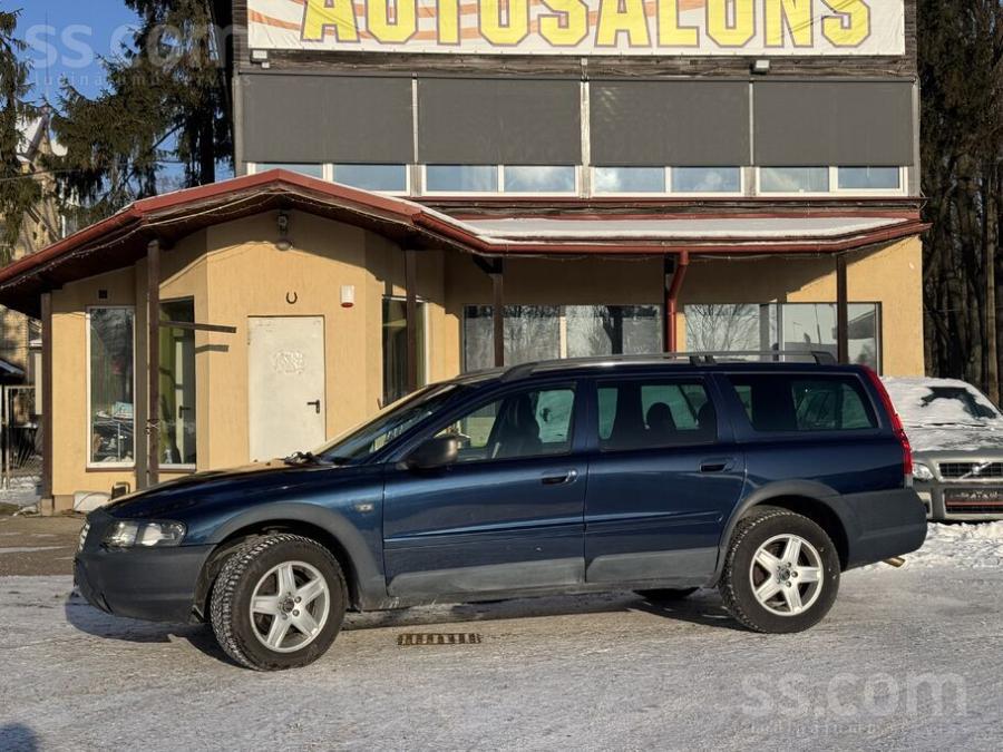 Zils Volvo XC70 2003 Rīga, ar dzinēja tilpumu 2.50 L un nobraukumu 270 tūkst. km par 4750 €, foto 7 vietnē AUTOMOTO.COM.LV