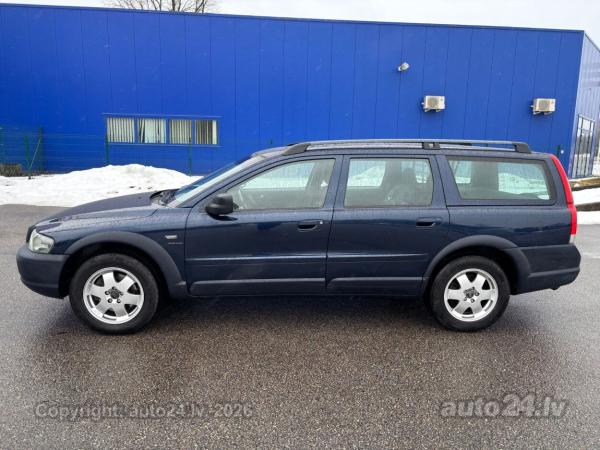 Blue Volvo XC70 2003 in Paide, with an engine capacity of 2.40 L and mileage of 383 thousand km for 4990 €, photo 3 on AUTOMOTO.COM.LV