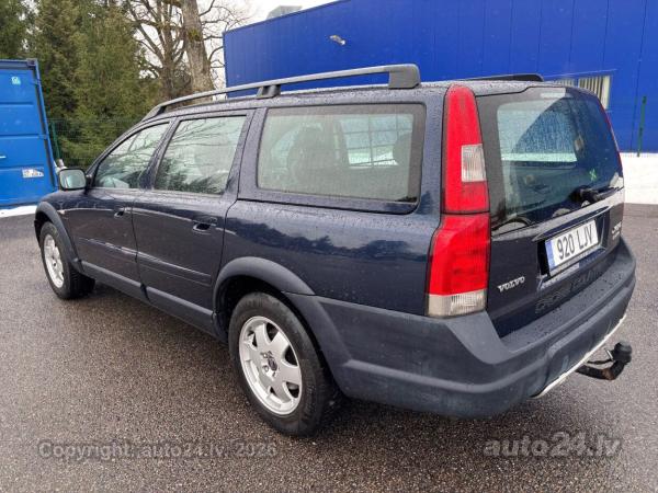Blue Volvo XC70 2003 in Paide, with an engine capacity of 2.40 L and mileage of 383 thousand km for 4990 €, photo 4 on AUTOMOTO.COM.LV