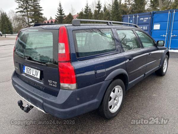 Blue Volvo XC70 2003 in Paide, with an engine capacity of 2.40 L and mileage of 383 thousand km for 4990 €, photo 5 on AUTOMOTO.COM.LV