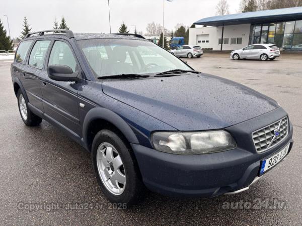 Blue Volvo XC70 2003 in Paide, with an engine capacity of 2.40 L and mileage of 383 thousand km for 4990 €, photo 6 on AUTOMOTO.COM.LV
