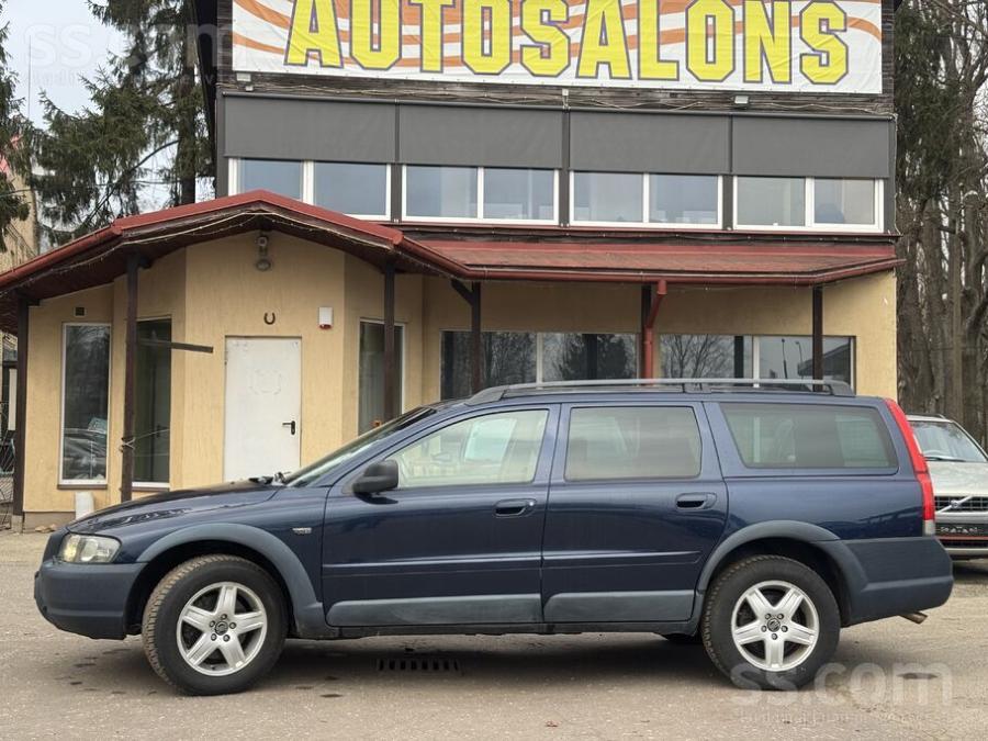 Blue Volvo XC70 2003 in Riga, with an engine capacity of 2.50 L and mileage of 270 thousand km for 4750 €, photo 1 on AUTOMOTO.COM.LV