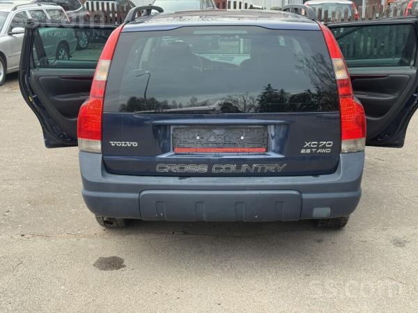 Blue Volvo XC70 2003 in Riga, with an engine capacity of 2.50 L and mileage of 270 thousand km for 4750 €, photo 8 on AUTOMOTO.COM.LV