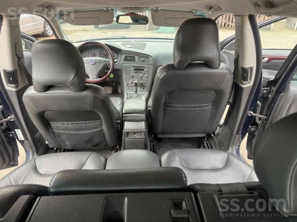 Blue Volvo XC70 2003 in Riga, with an engine capacity of 2.50 L and mileage of 270 thousand km for 4750 €, photo 9 on AUTOMOTO.COM.LV