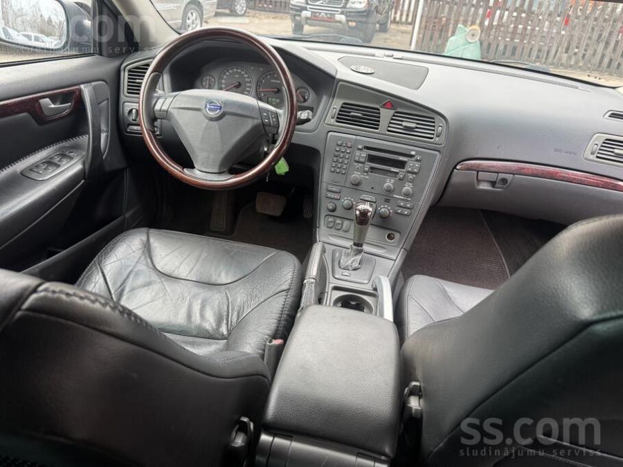 Blue Volvo XC70 2003 in Riga, with an engine capacity of 2.50 L and mileage of 270 thousand km for 4750 €, photo 15 on AUTOMOTO.COM.LV