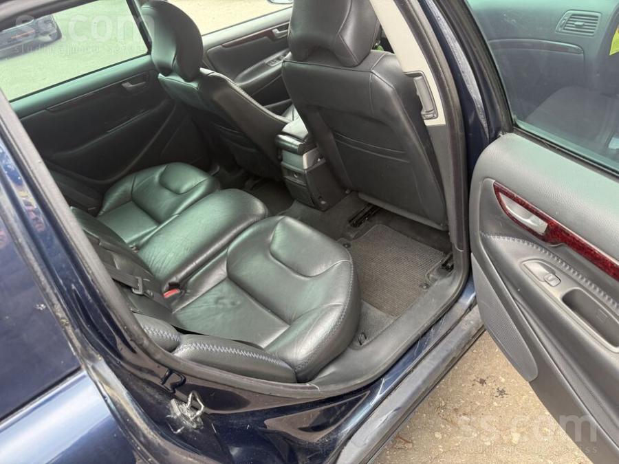 Blue Volvo XC70 2003 in Riga, with an engine capacity of 2.50 L and mileage of 270 thousand km for 4750 €, photo 17 on AUTOMOTO.COM.LV
