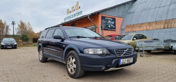 Zils Volvo XC70 2003 Valmiera, ar dzinēja tilpumu 2.40 L un nobraukumu 526 tūkst. km par 1900 €, foto 1 vietnē AUTOMOTO.COM.LV