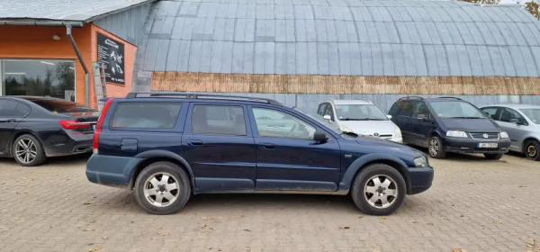 Zils Volvo XC70 2003 Valmiera, ar dzinēja tilpumu 2.40 L un nobraukumu 526 tūkst. km par 1900 €, foto 2 vietnē AUTOMOTO.COM.LV
