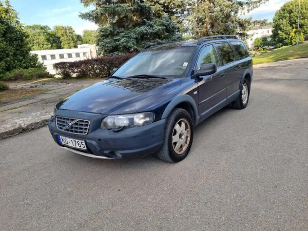 Blue Volvo XC70 2003 in Jekabpils, with an engine capacity of 2.40 L and mileage of 367 thousand km for 1550 €, photo 3 on AUTOMOTO.COM.LV