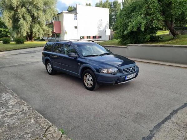 Blue Volvo XC70 2003 in Jekabpils, with an engine capacity of 2.40 L and mileage of 367 thousand km for 1550 €, photo 4 on AUTOMOTO.COM.LV