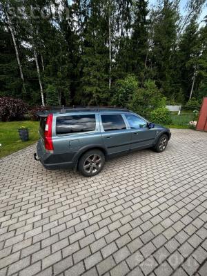 Zils Volvo XC70 2003 Rīga, ar dzinēja tilpumu 2.40 L un nobraukumu 370 tūkst. km par 2200 €, foto 4 vietnē AUTOMOTO.COM.LV
