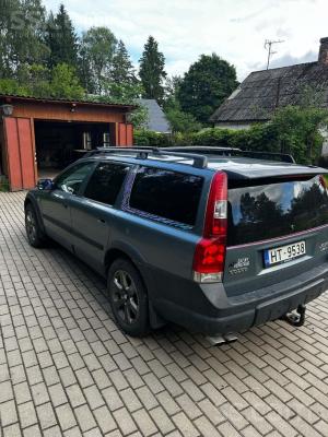 Zils Volvo XC70 2003 Rīga, ar dzinēja tilpumu 2.40 L un nobraukumu 370 tūkst. km par 2200 €, foto 5 vietnē AUTOMOTO.COM.LV