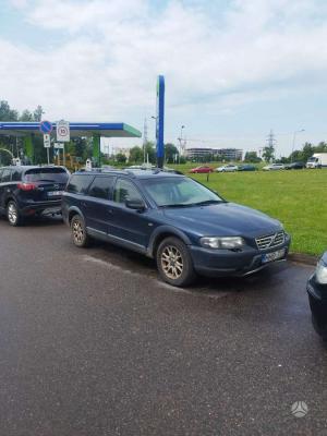 Zils Volvo XC70 2003 Viļņa, ar dzinēja tilpumu 2.40 L un nobraukumu 355 tūkst. km par 890 €, foto 3 vietnē AUTOMOTO.COM.LV