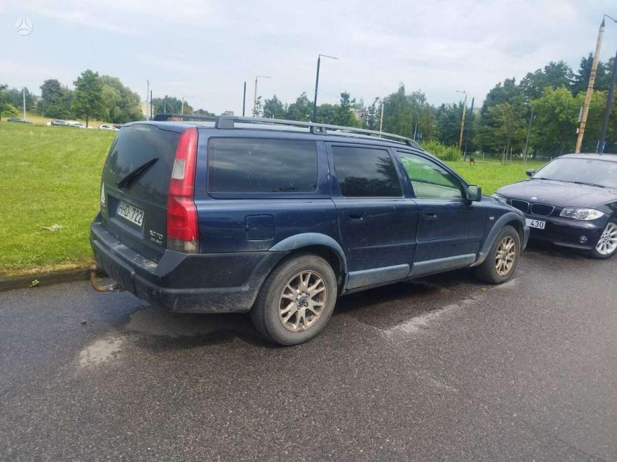 Zils Volvo XC70 2003 Viļņa, ar dzinēja tilpumu 2.40 L un nobraukumu 355 tūkst. km par 890 €, foto 4 vietnē AUTOMOTO.COM.LV
