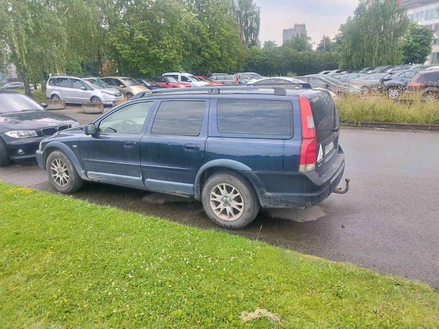 Zils Volvo XC70 2003 Viļņa, ar dzinēja tilpumu 2.40 L un nobraukumu 355 tūkst. km par 890 €, foto 5 vietnē AUTOMOTO.COM.LV