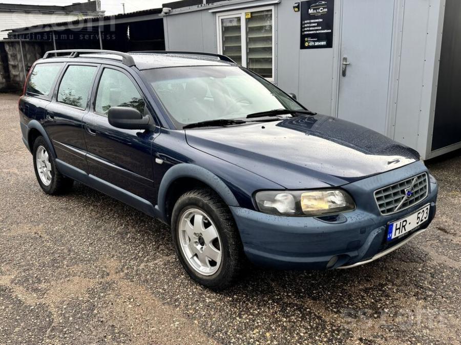 Zils Volvo XC70 2003 Daugavpils, ar dzinēja tilpumu 2.40 L un nobraukumu 0 tūkst. km par 2590 €, foto 1 vietnē AUTOMOTO.COM.LV