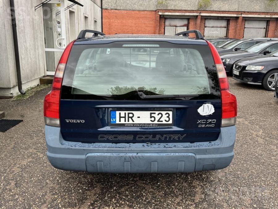 Zils Volvo XC70 2003 Daugavpils, ar dzinēja tilpumu 2.40 L un nobraukumu 0 tūkst. km par 2590 €, foto 6 vietnē AUTOMOTO.COM.LV