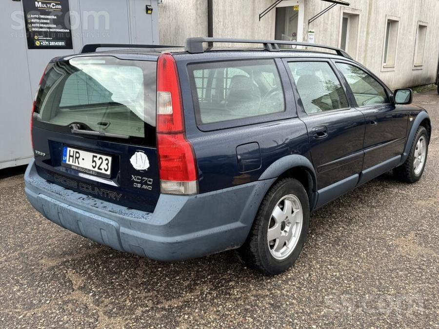 Zils Volvo XC70 2003 Daugavpils, ar dzinēja tilpumu 2.40 L un nobraukumu 0 tūkst. km par 2590 €, foto 7 vietnē AUTOMOTO.COM.LV