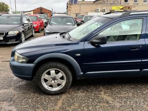 Zils Volvo XC70 2003 Daugavpils, ar dzinēja tilpumu 2.40 L un nobraukumu 0 tūkst. km par 2590 €, foto 8 vietnē AUTOMOTO.COM.LV