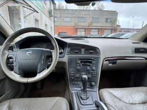 Zils Volvo XC70 2003 Daugavpils, ar dzinēja tilpumu 2.40 L un nobraukumu 0 tūkst. km par 2590 €, foto 14 vietnē AUTOMOTO.COM.LV
