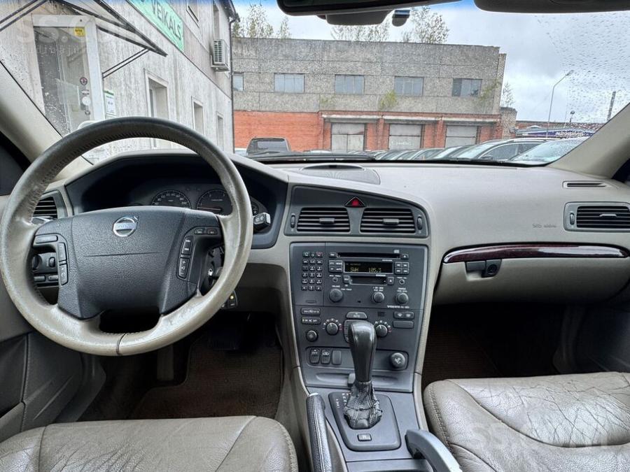 Zils Volvo XC70 2003 Daugavpils, ar dzinēja tilpumu 2.40 L un nobraukumu 0 tūkst. km par 2590 €, foto 14 vietnē AUTOMOTO.COM.LV