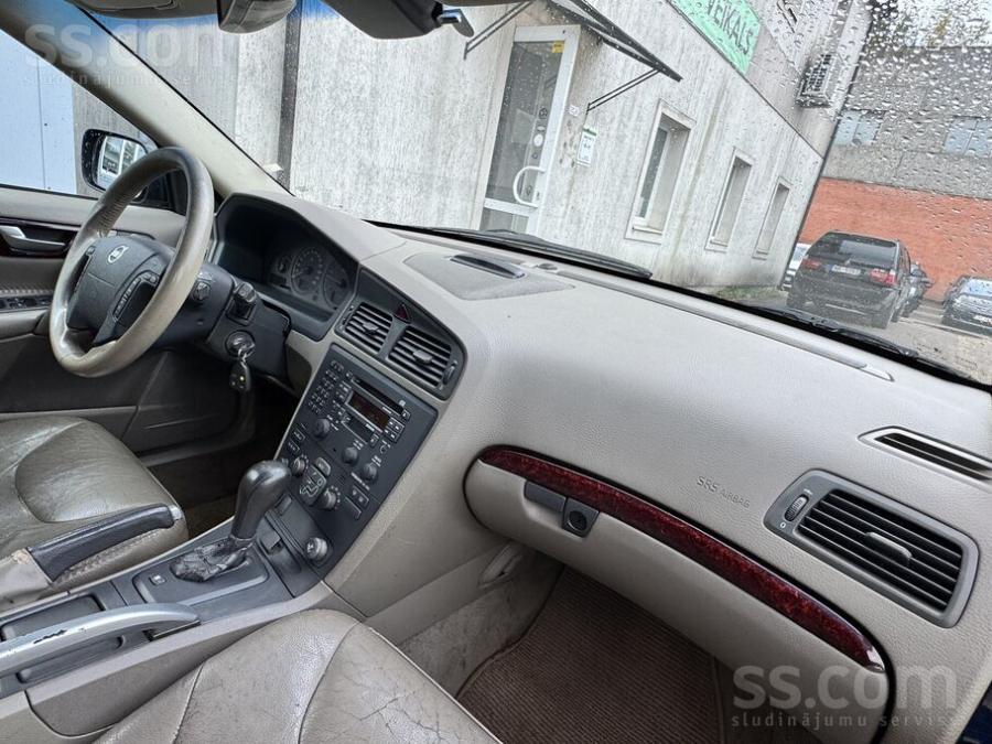 Zils Volvo XC70 2003 Daugavpils, ar dzinēja tilpumu 2.40 L un nobraukumu 0 tūkst. km par 2590 €, foto 15 vietnē AUTOMOTO.COM.LV
