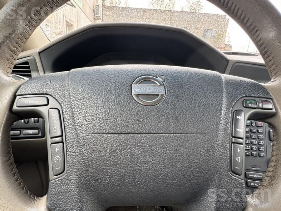 Zils Volvo XC70 2003 Daugavpils, ar dzinēja tilpumu 2.40 L un nobraukumu 0 tūkst. km par 2590 €, foto 18 vietnē AUTOMOTO.COM.LV