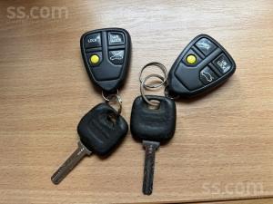 Zils Volvo XC70 2003 Daugavpils, ar dzinēja tilpumu 2.40 L un nobraukumu 0 tūkst. km par 2590 €, foto 25 vietnē AUTOMOTO.COM.LV