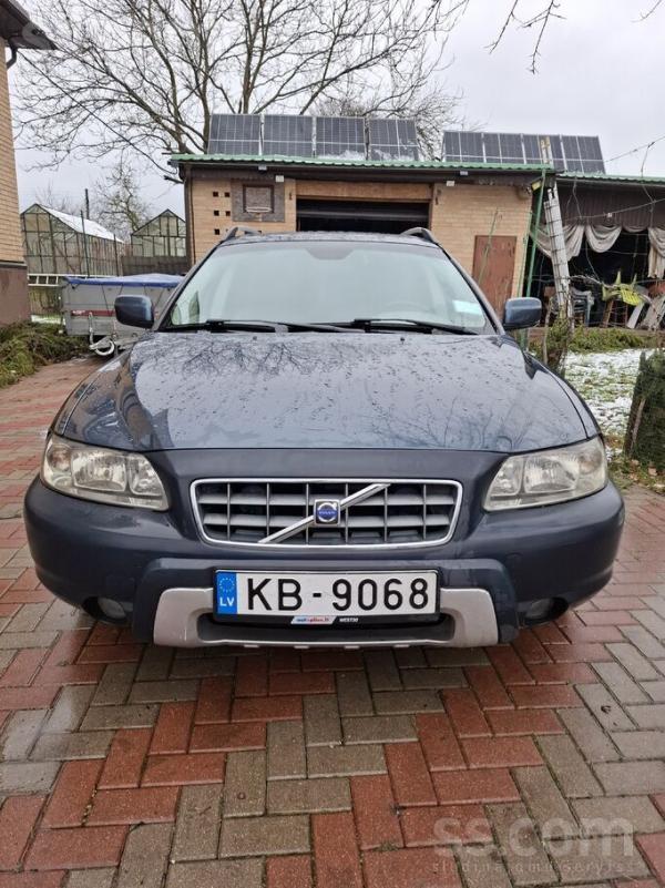 Zils Volvo XC70 2004 Daugavpils, ar dzinēja tilpumu 2.40 L un nobraukumu 327 tūkst. km par 3300 €, foto 7 vietnē AUTOMOTO.COM.LV