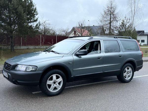 Blue Volvo XC70 2004 in Salcininkai, with an engine capacity of 2.40 L and mileage of 320 thousand km for 2750 €, photo 1 on AUTOMOTO.COM.LV