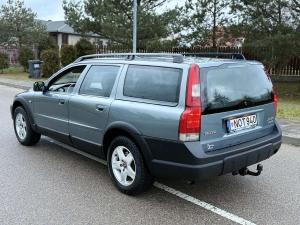 Blue Volvo XC70 2004 in Salcininkai, with an engine capacity of 2.40 L and mileage of 320 thousand km for 2750 €, photo 3 on AUTOMOTO.COM.LV