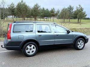 Blue Volvo XC70 2004 in Salcininkai, with an engine capacity of 2.40 L and mileage of 320 thousand km for 2750 €, photo 8 on AUTOMOTO.COM.LV
