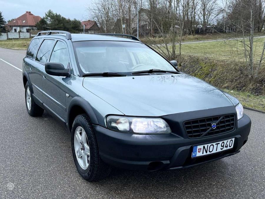 Blue Volvo XC70 2004 in Salcininkai, with an engine capacity of 2.40 L and mileage of 320 thousand km for 2750 €, photo 10 on AUTOMOTO.COM.LV